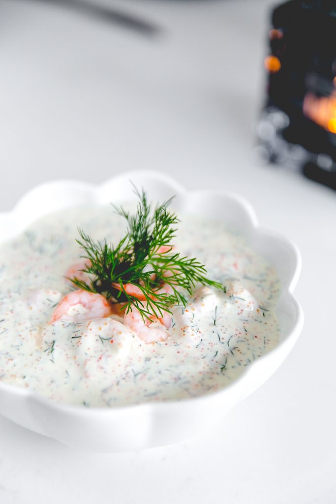 Hel lax i ugn med ört- och skagensås - 56kilo – Hälsosamma recept ...