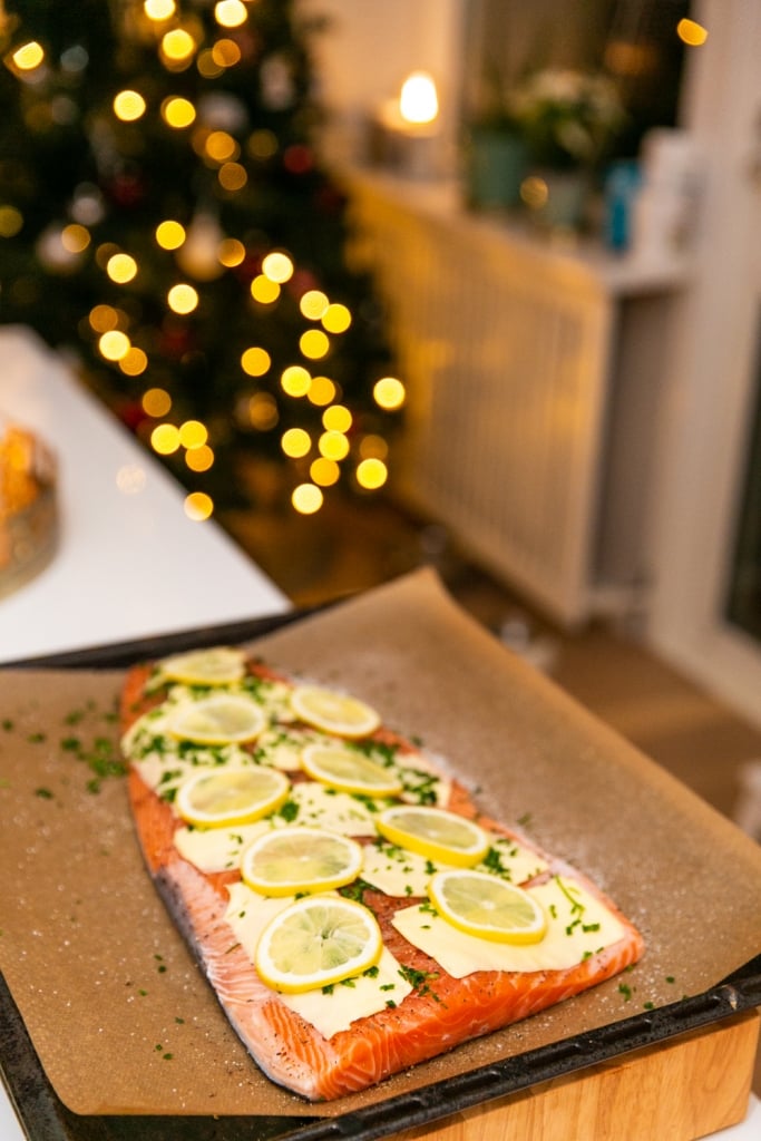 Hel laxsida i ugn med kall örtsås - 56kilo.se - Recept, Inspiration och ...