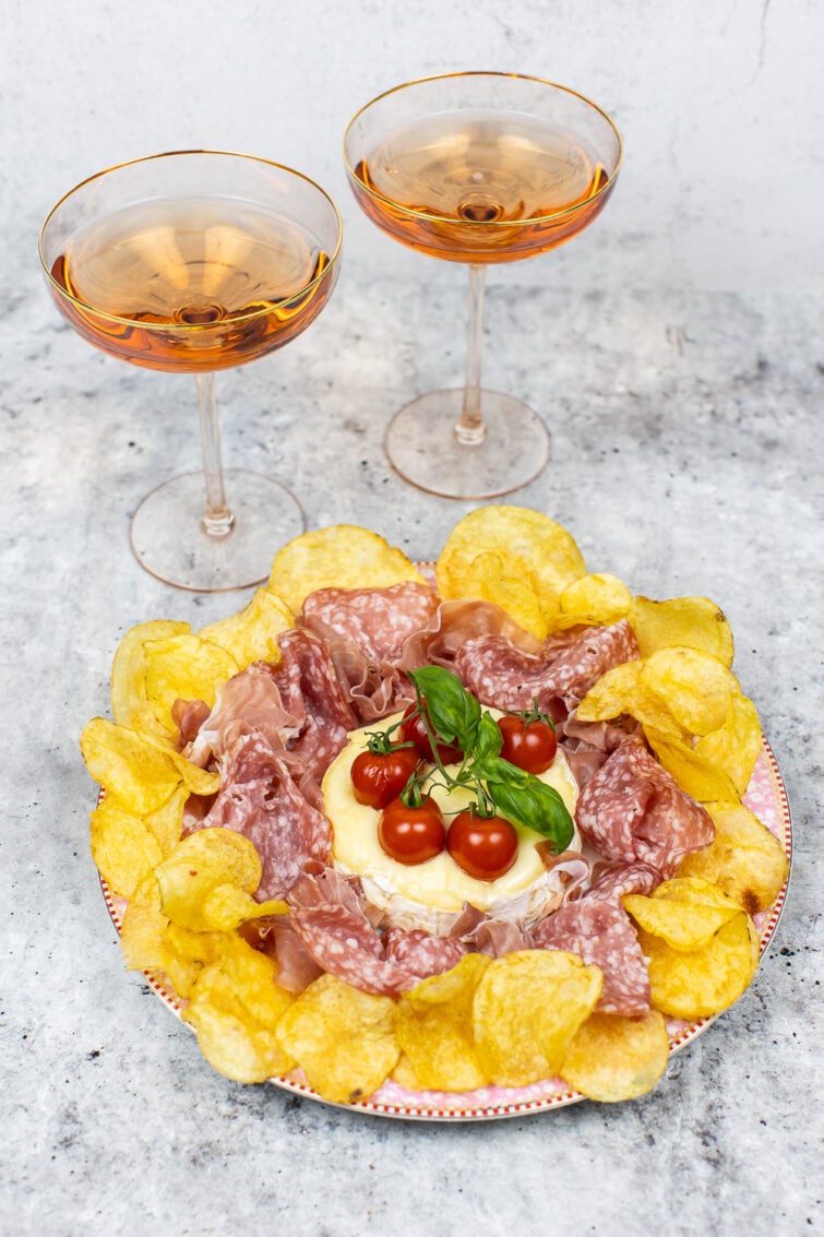 Plocktallrik med bakad Brie och chark - 56kilo – Hälsosamma recept ...