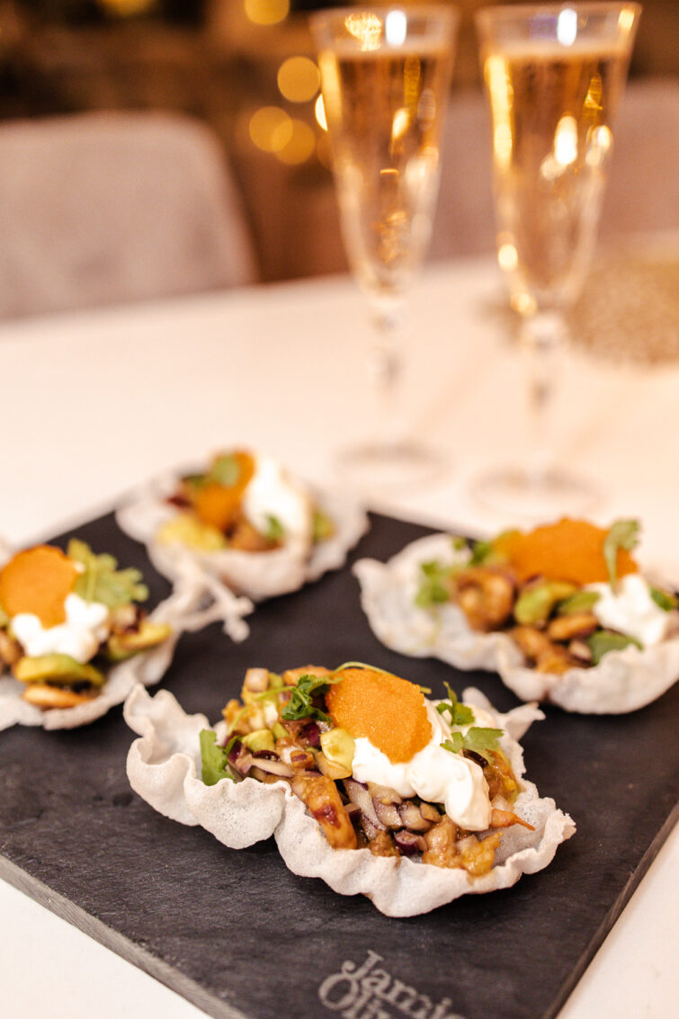 Asiatiska räk- och avokadosnittar på friterat rispapper - 56kilo ...