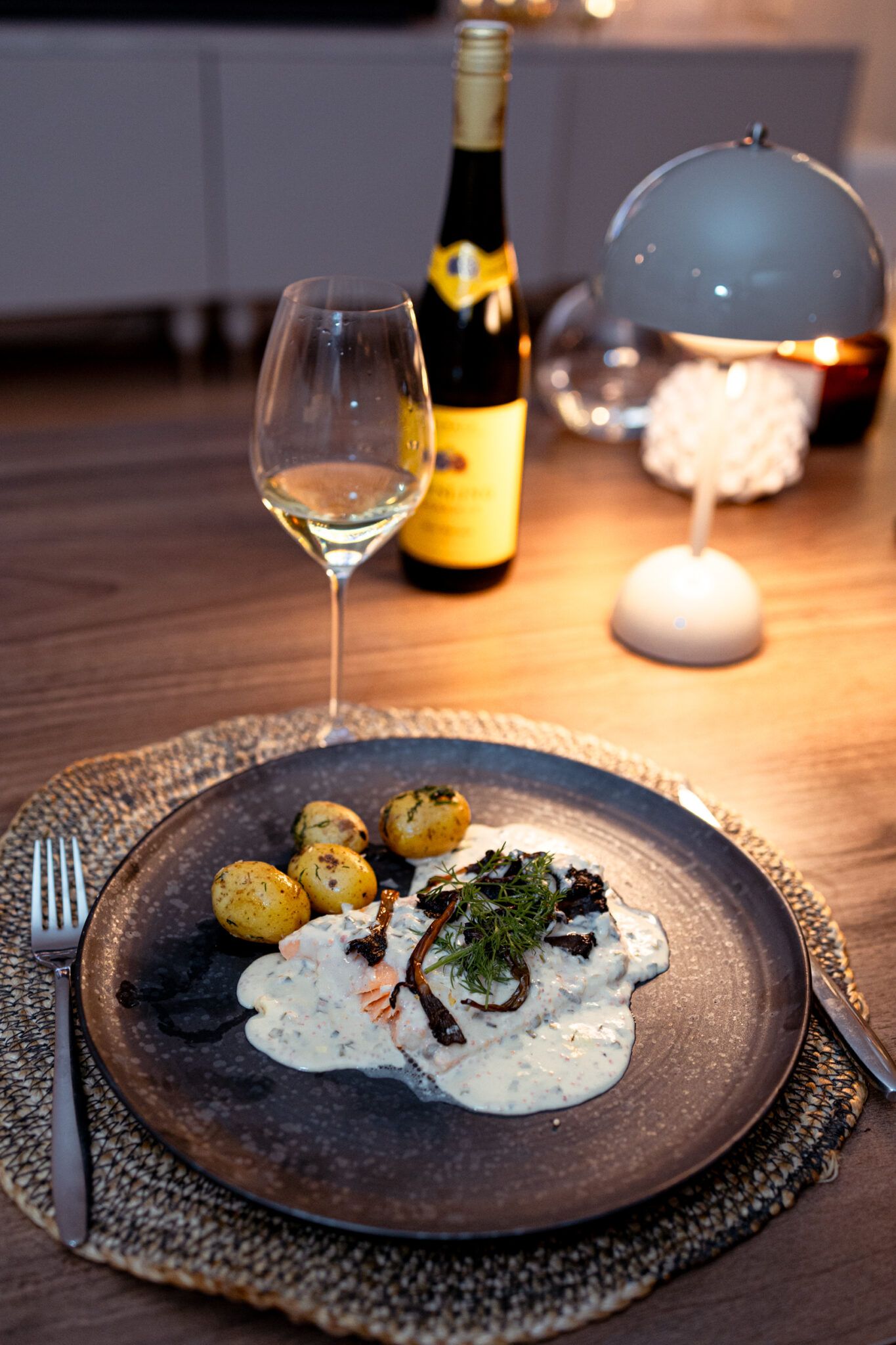 Ugnsbakad röding med Lyxig fisksås med rom och gräslök - 56kilo ...