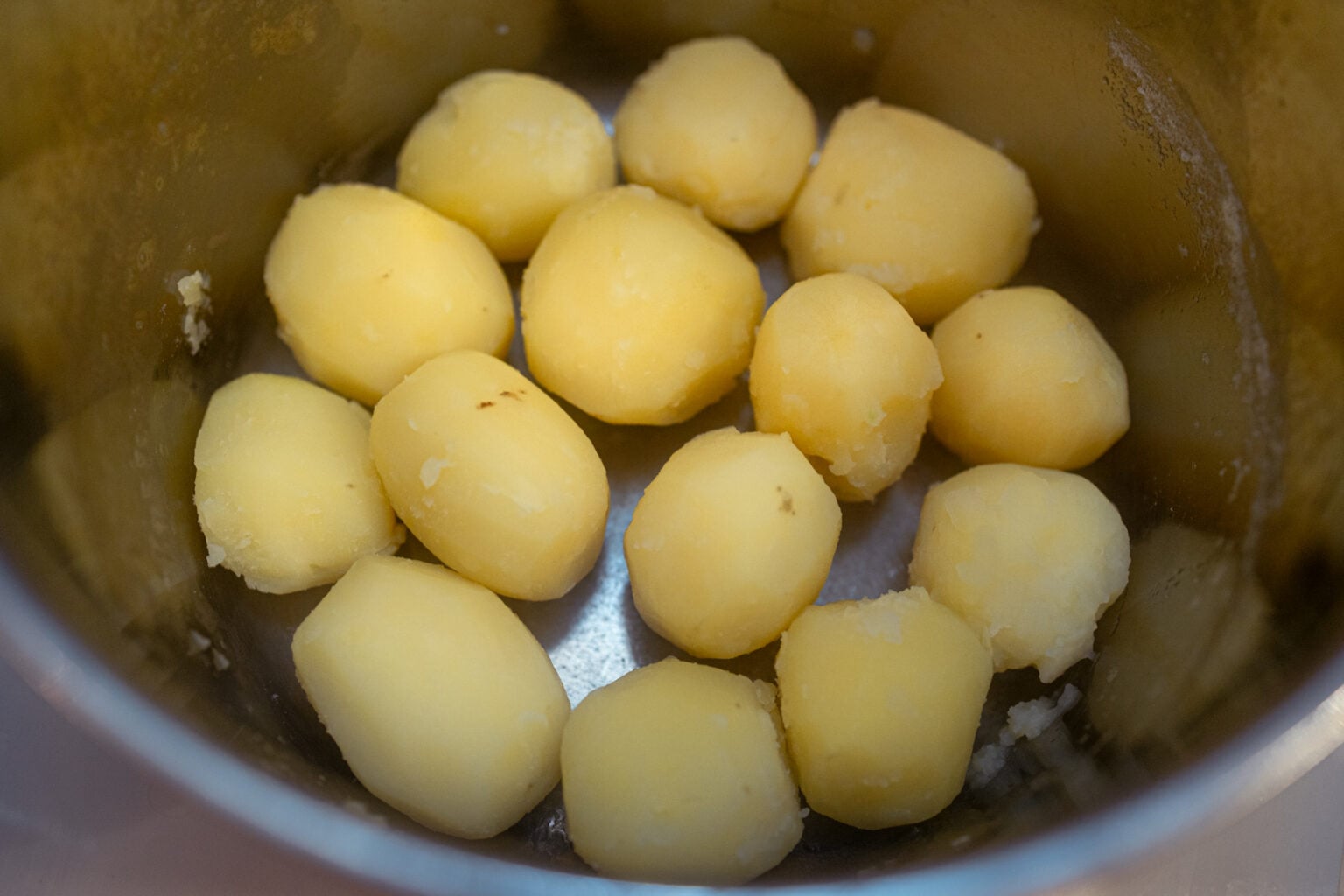 Saftig Kålpudding med gräddsås och fluffigt Potatismos - 56kilo ...