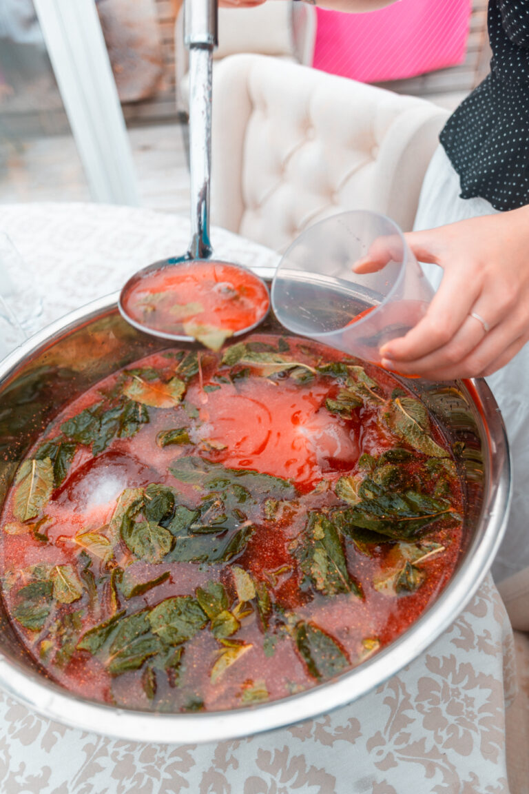 Jordgubbsbål med vit rom, Sprite och mynta - 56kilo – Hälsosamma recept ...