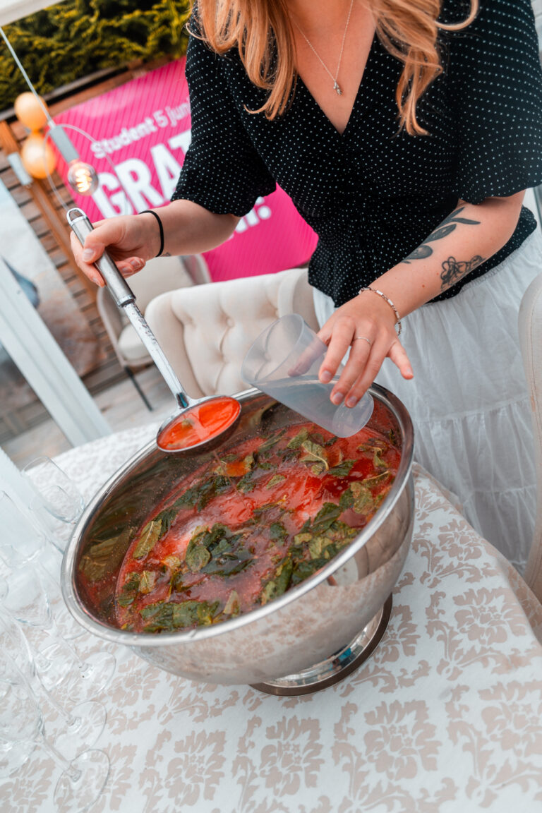 Jordgubbsbål med vit rom, Sprite och mynta - 56kilo – Hälsosamma recept ...